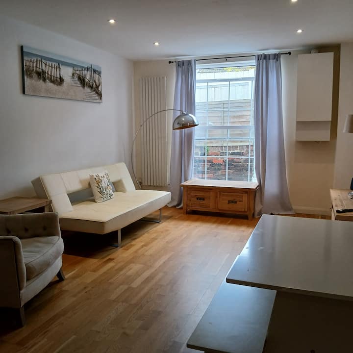 Charming Mews Close To St Leonards Warrior Sq. Stn - Hastings, UK