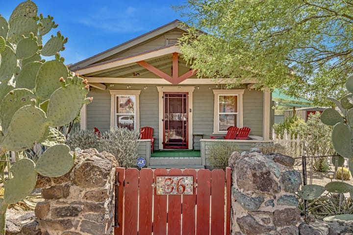 Historic Craftsman Charm | Fire Pit | Pet Friendly - Tucson, AZ