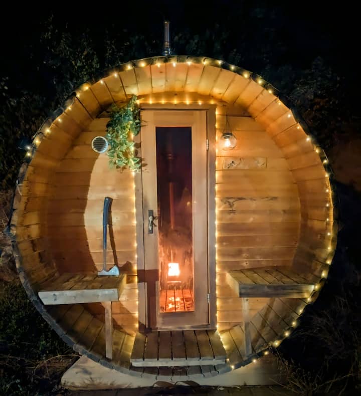 Mayor's Manor: Riverview Deck, Sauna & Gym - White Salmon, WA