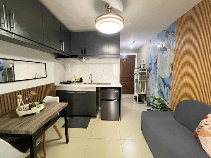 Nearby Bgc, Mckinley, Smaura, 1br,wififiber300mbps - Taguig