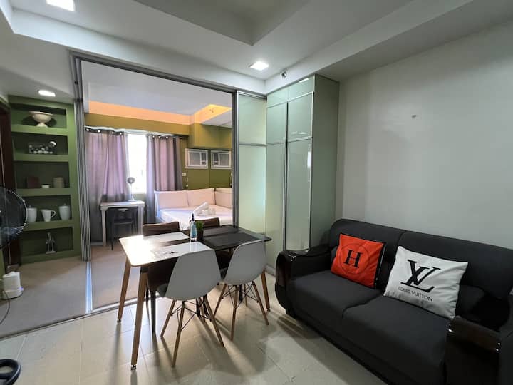 Nearby Bgc, 1 Bedroom,w/ Laundry Fast Wifi 200mbps - Taguig