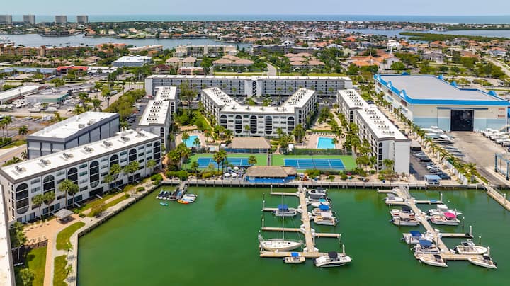 1br Marco Island Condo W/pool-an-b406 - Marco Island, FL