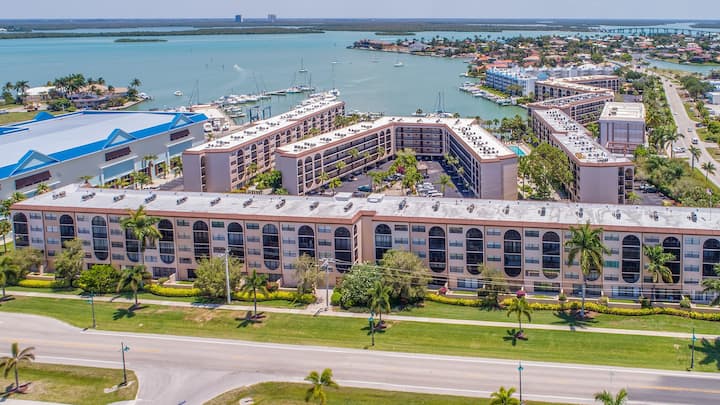Waterfront 1br Condo, Pool, Wifi-an-c501 - Marco Island, FL
