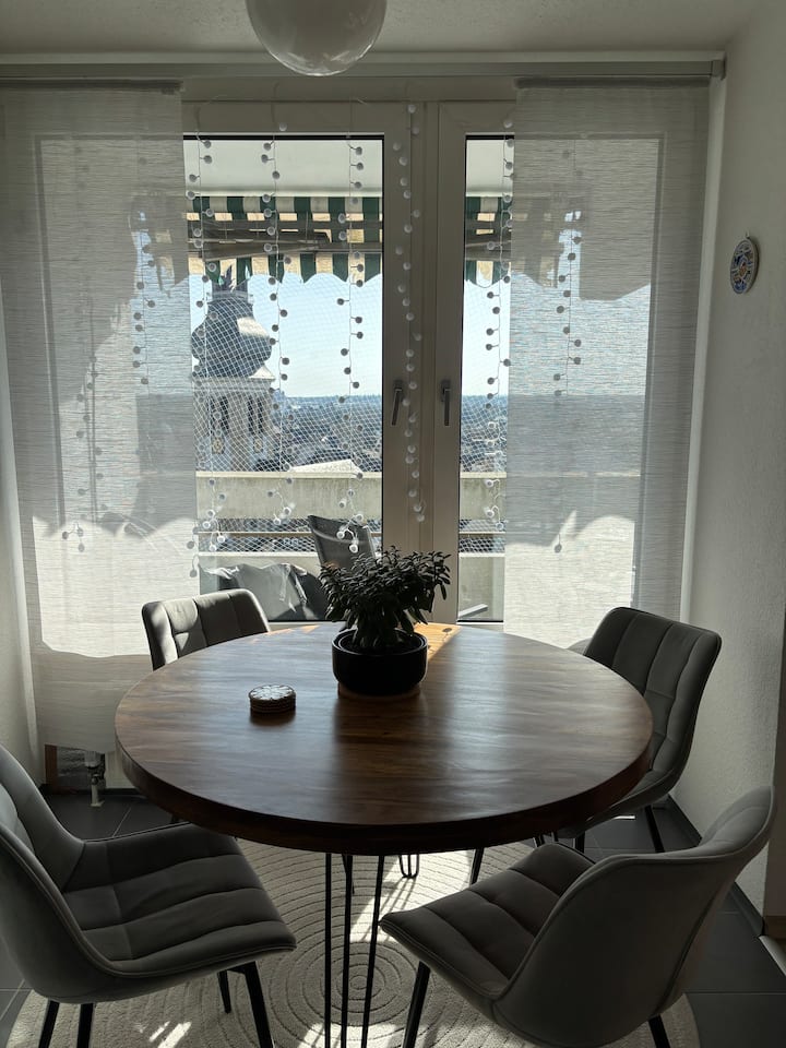 Schöne 3 Zimmer Wohnung Mit Zentraler Lage - Francfort-sur-le-Main