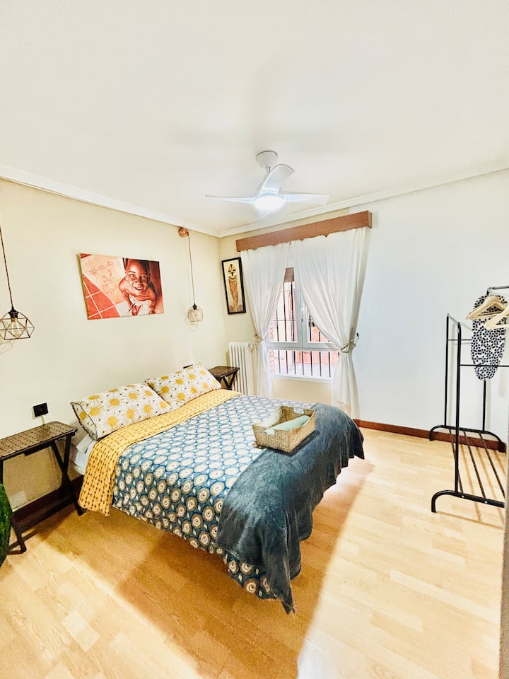 Piso Al Lado De La Calle De Alcalá - Madrid