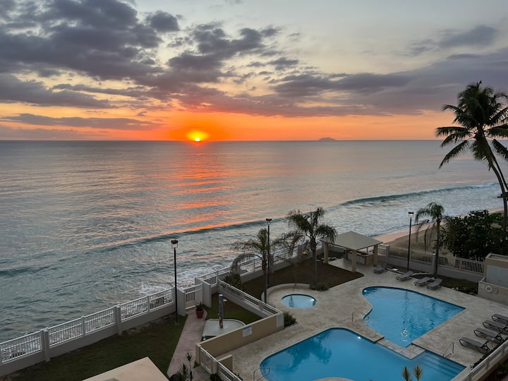 Pelican Reef Beachfront Sunset Paradise, Rincón. - Rincón