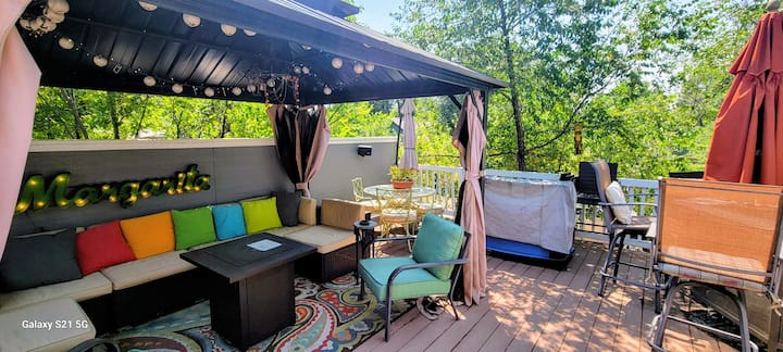 Private Party Deck, 420 Friendly, Best Location! - Colorado Springs, CO