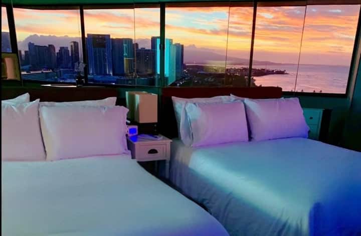 Panoramic Oceanview/steps From Beach/freepark/2302 - Honolulu