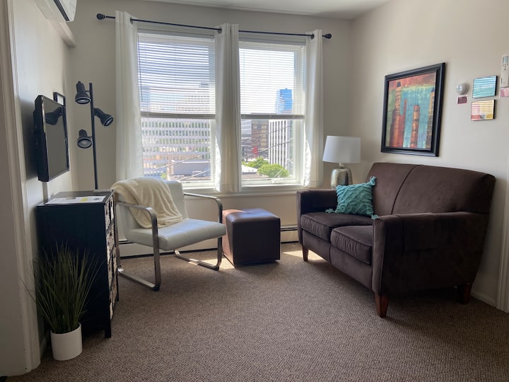 30+ Days Apt. #2 - Medical Mile / Downtown Gr - Grand Rapids, MI