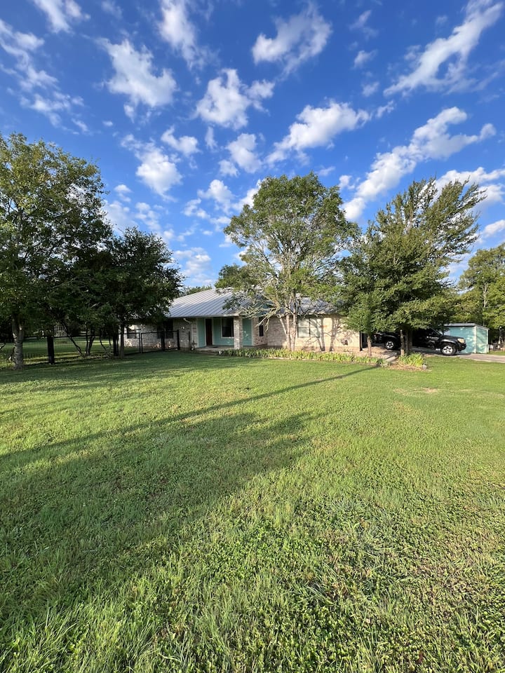 The Quiet Nook - Buda, TX