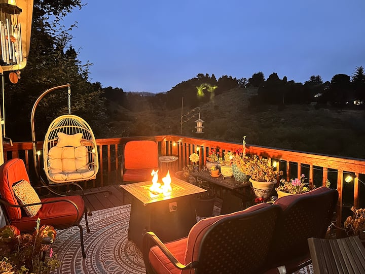 Canyon Views/carmel Home: Main Floor For Guests - Carmel-by-the-Sea, CA