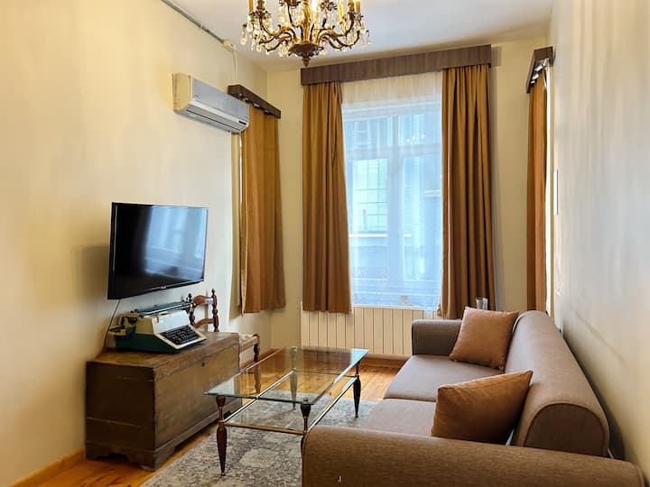3 Bedroom Apartment With Local Charm In Galata - Karaköy