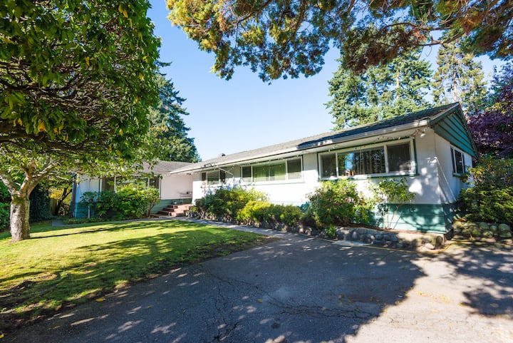 Angus Manor – 3bd Cozy House - Vancouver