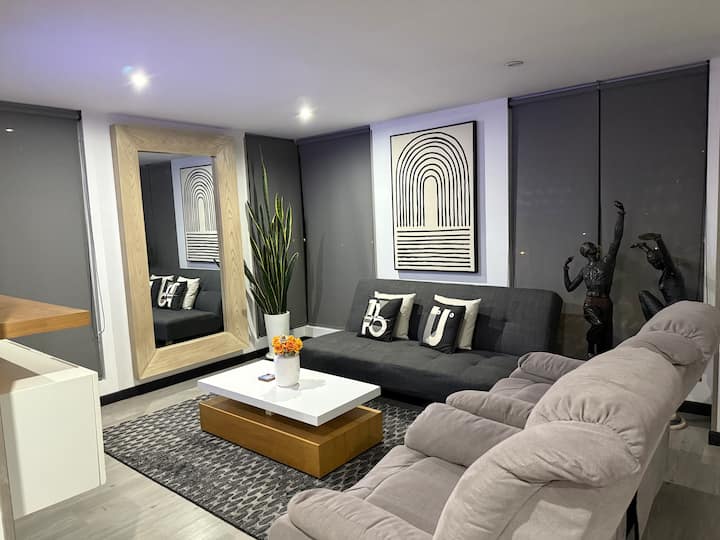 Moderno Y Amplio, Poltronas Reclinables, Wifi Alto - Bogota