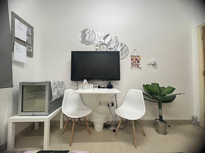 Plush Bedroom In Downtown Sharjah - Sharjah