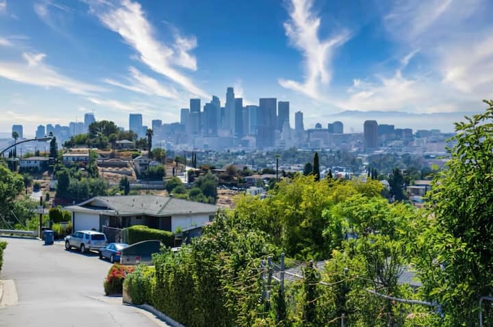 Hilltop La With City View-king Bed, Grill & Deck! - Downtown - Los Angeles