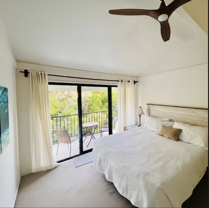 Quiet, Top-floor Suite With A/c And Great Views - Hideaway Beach, HI