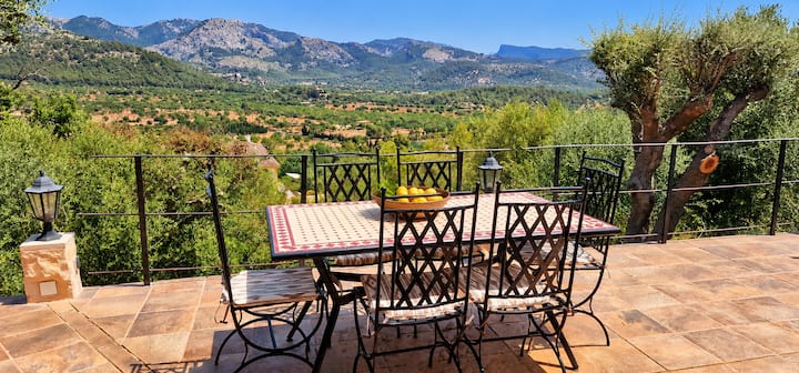 The Tramuntana View House - Tennis, Yoga, Chess - Isole Baleari