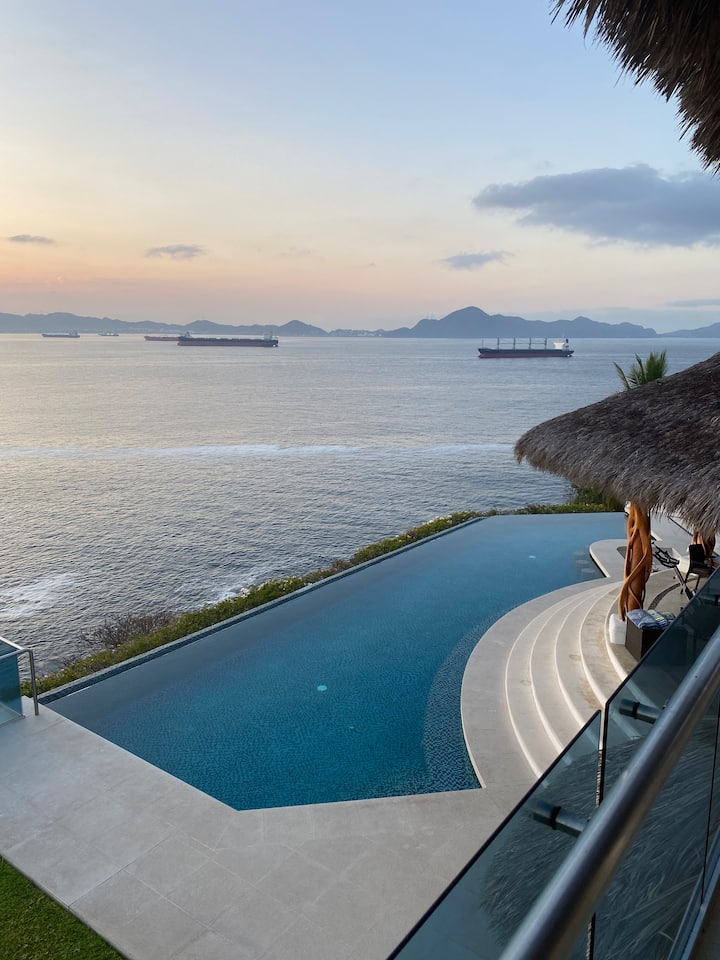 Residencia En La Punta Manzanillo Colima - Manzanillo, México