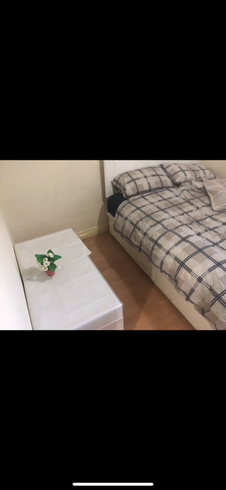 Room And Shared Liv/area By Town - Basingstoke