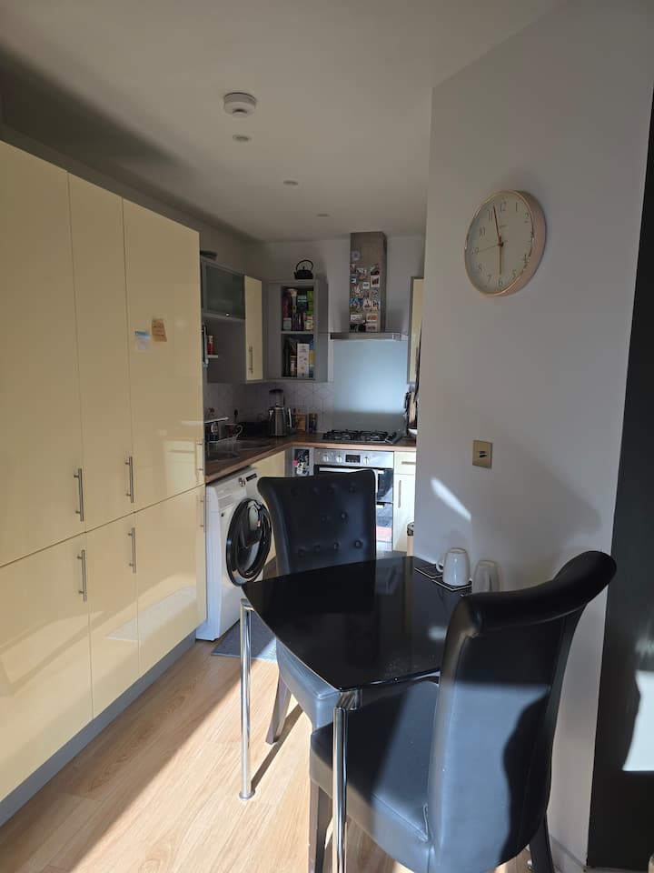Modern Room With Great Airport Access,free Parking - Edimburgo