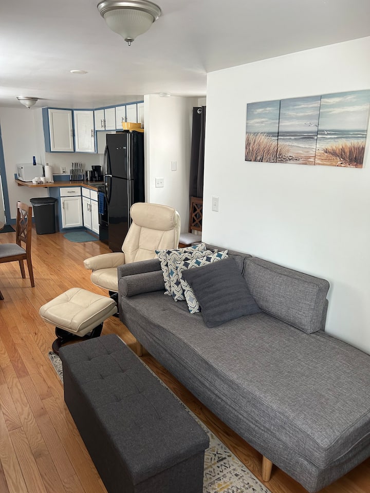 Pumphouse- Walk Everywhere! Private Porch Firepit! - New Buffalo