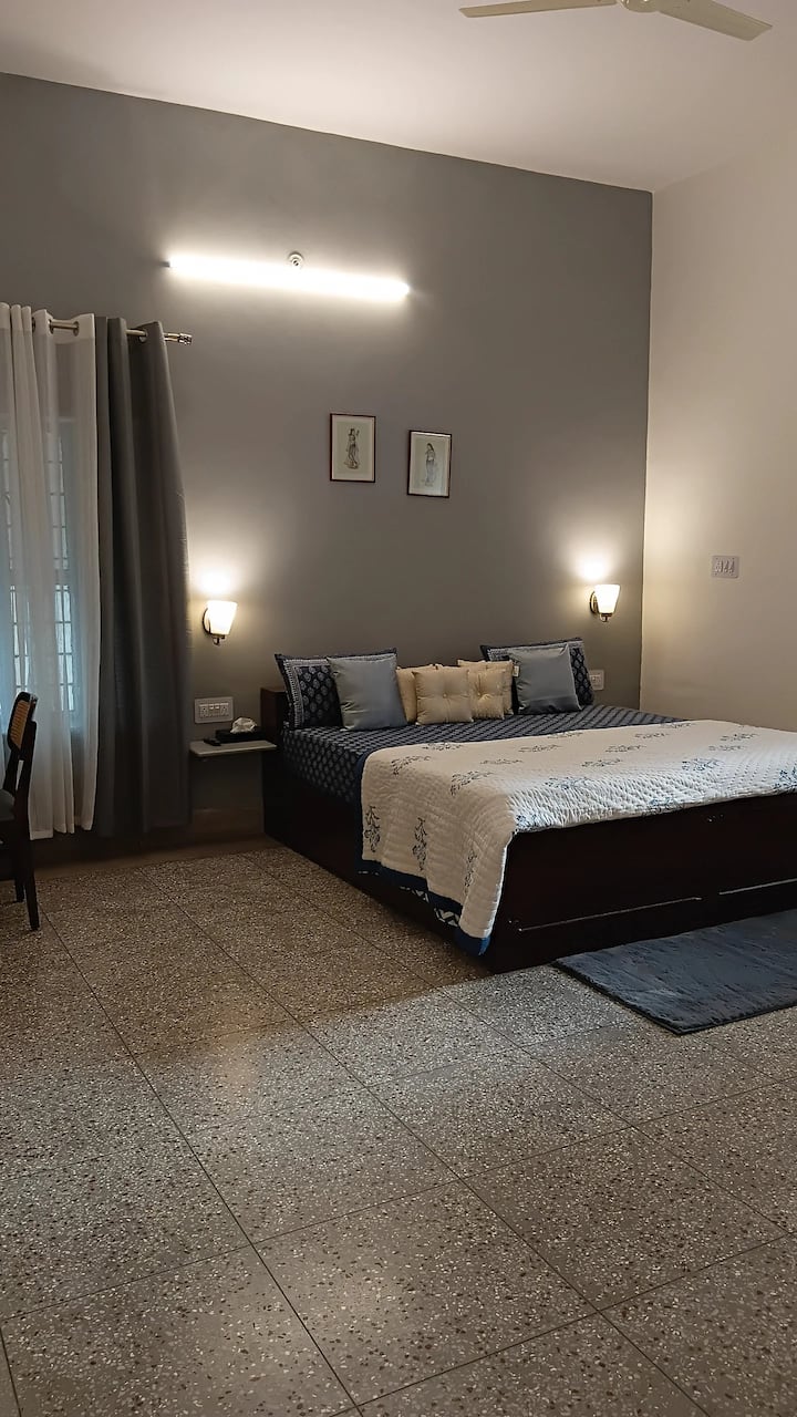 Travellers House/spacious 2bhk Centrally Located - Jaipur