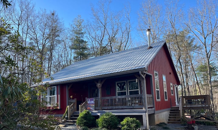 The Happy Red Cabin - Saluda, NC