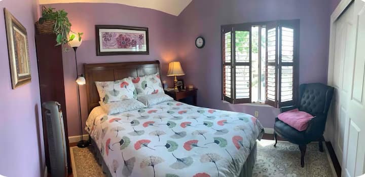 Warm Bedroom In A Quiet Community - Salinas, CA