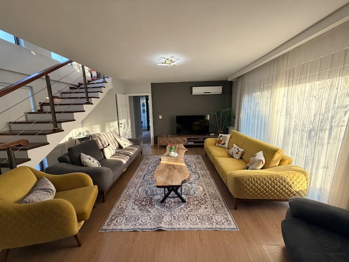 Aryavilla / Modern Dublex Villa In Urla - Urla