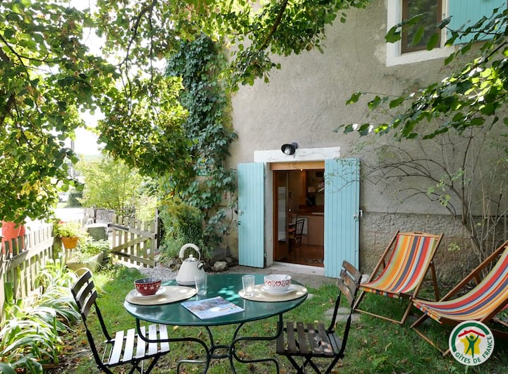 Maisonnette Au Calme, Jardin Et Et Feu De Bois - Serres