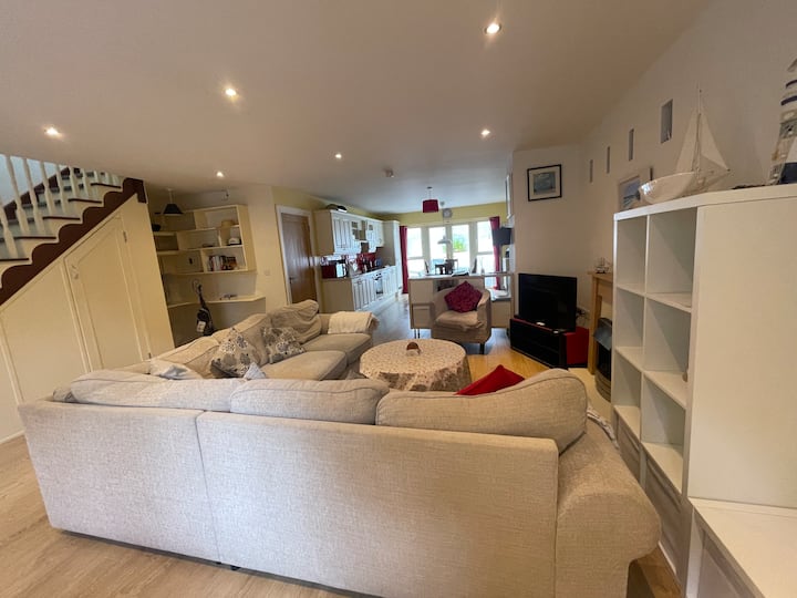 Grey's Lane Townhouse In The Heart Of Dingle. - Dingle