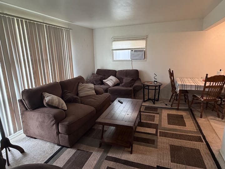 Cozy Cape Cod With Fire Pit+ Firewood Available - Youngstown, OH