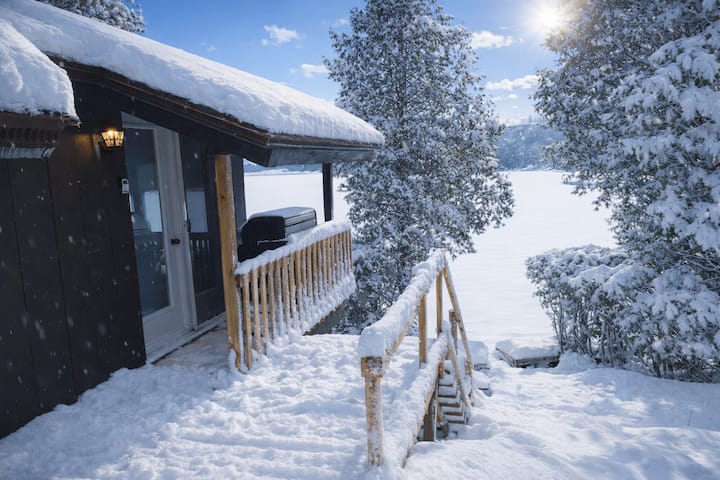 L'escapade - Chalet Rustique Bord De L'eau - Laurentides