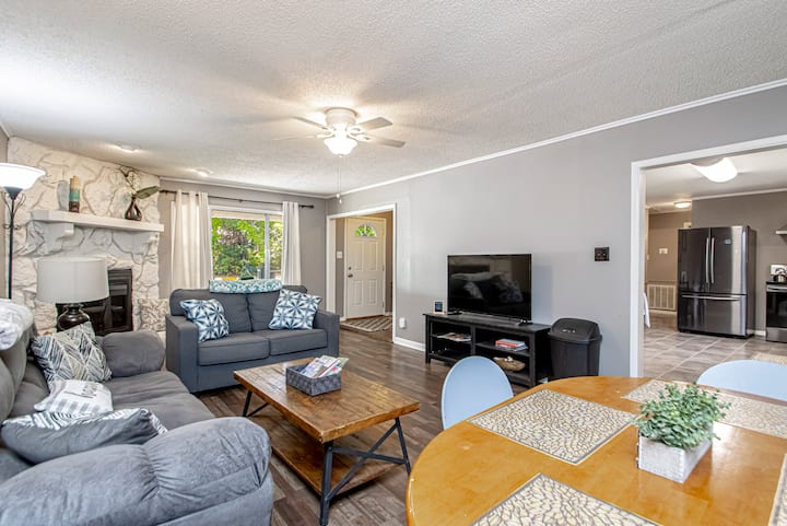 Travelers Love This Place With Private Backyard - North Little Rock, AR