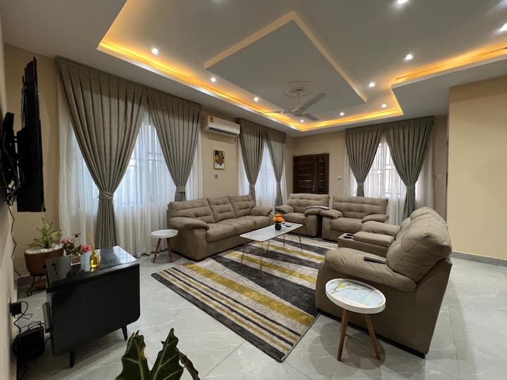 Cozy Lodgings And Vacation Homes - Accra