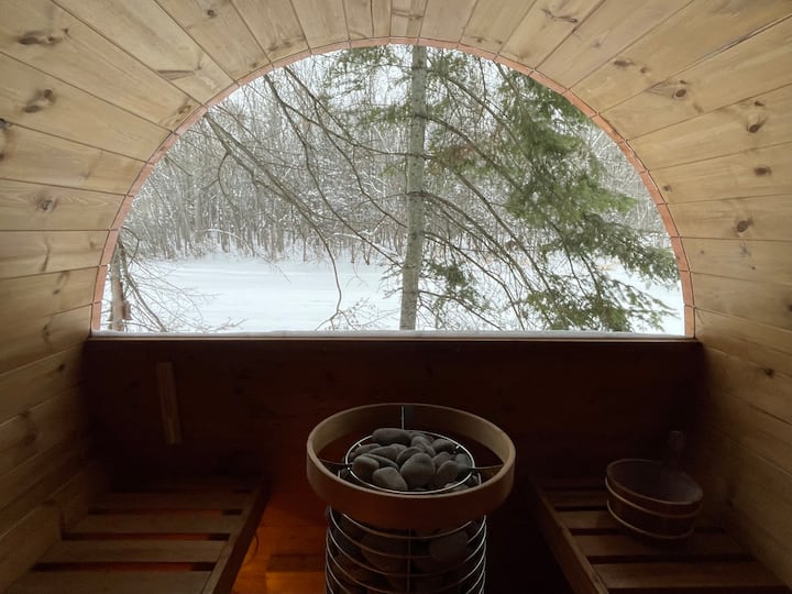 Waterfront Cottage - Sauna & Hot Tub & Ofsc Trail - North Bay