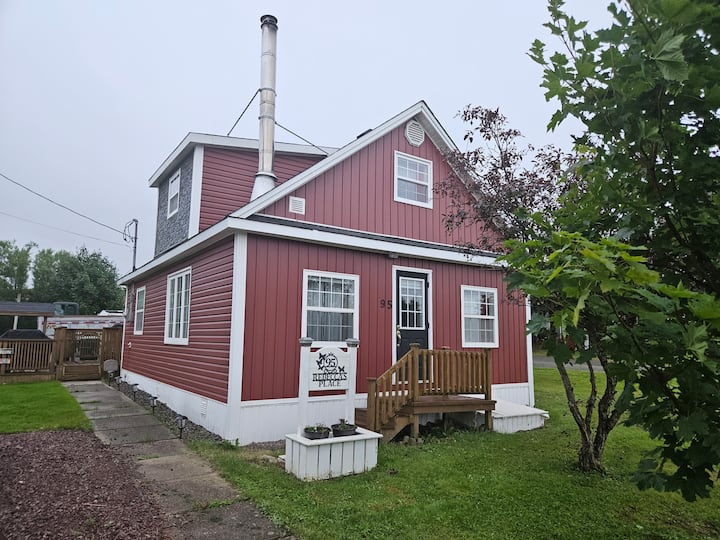 Rebecca's Place, 3br & 2 Bath Home In Marystown - Marystown