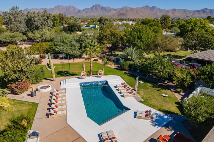 The Blue Cove Oasis | 8 Bedroom 7 Bathroom 17+beds - Scottsdale, AZ