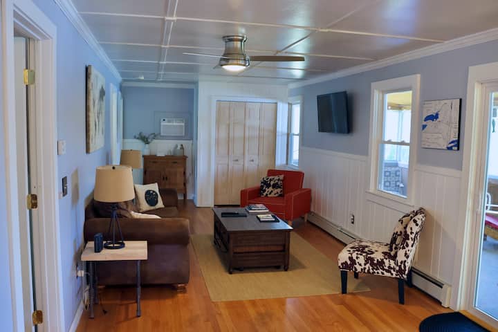 Waterfront Cottage Retreat - Greenwich, NY