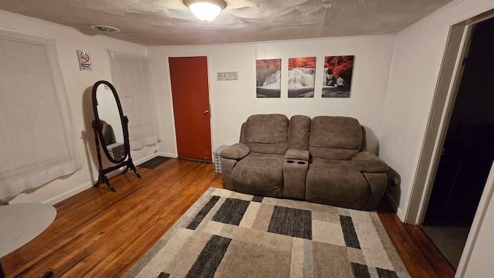 Miracle Home -2fl Near Uc & Wynn Hospital - Utica, NY