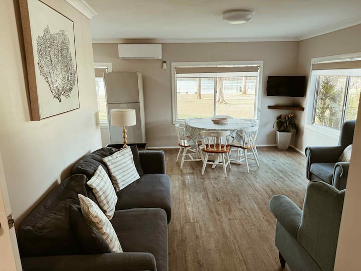 Laguna Lodge Waterfront Holiday Unit 1 - Jervis Bay