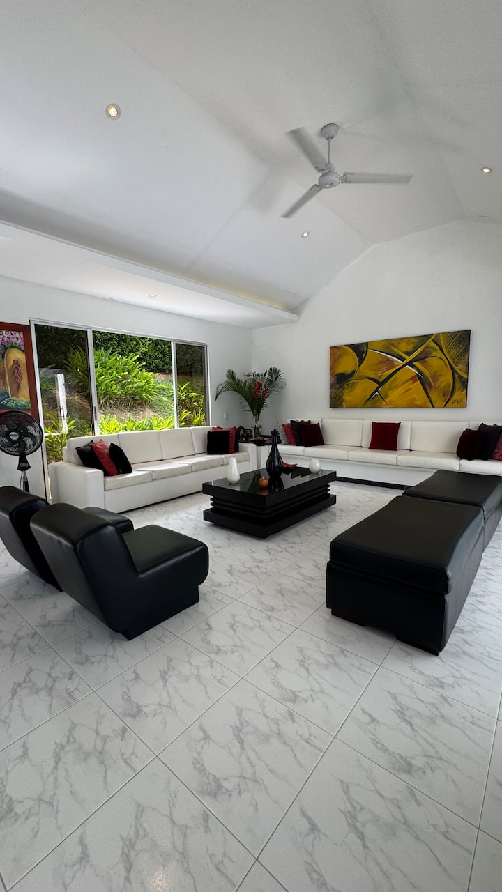 Luxury Villa Anapoima To Live, Rest And Celebrate - La Mesa