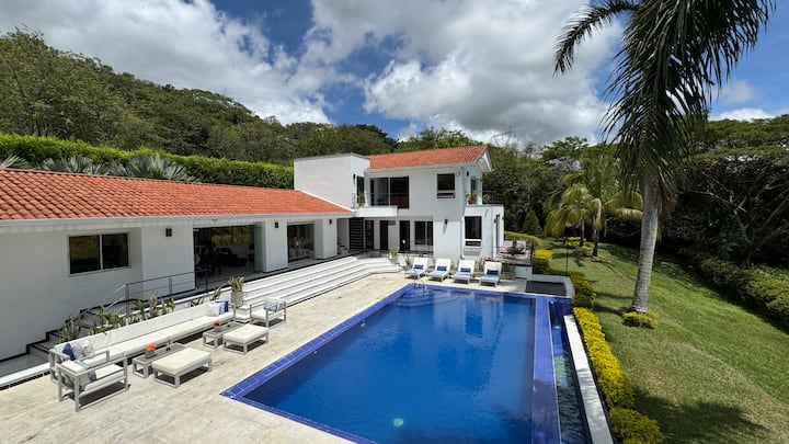 Luxury Villa Anapoima To Live, Rest And Celebrate - La Mesa