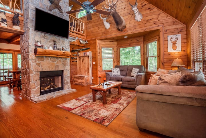 Fox’s Den . Cozy Smoky Mtn Cabin. Rainforest Views - Townsend, TN