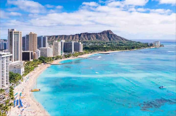 Waikiki Beach! 2bedrm/2bath/2surfboards/2supboard - Honolulu, HI