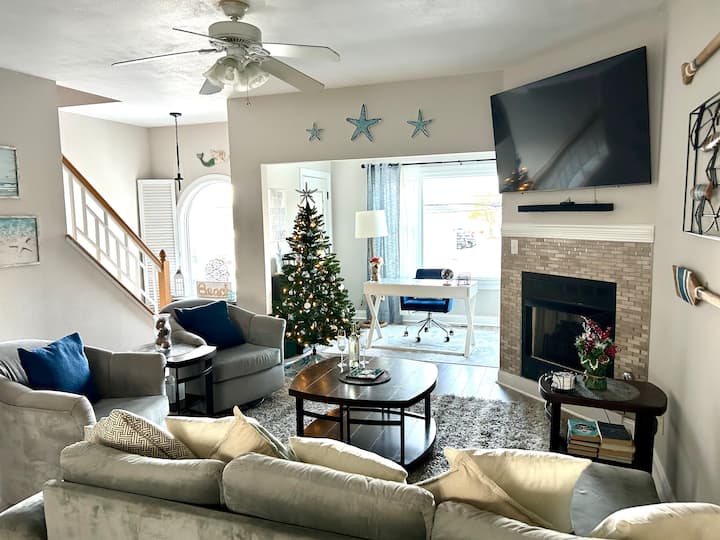 *Holiday Getaway* At Family Retreat By The Beach - Norfolk, VA
