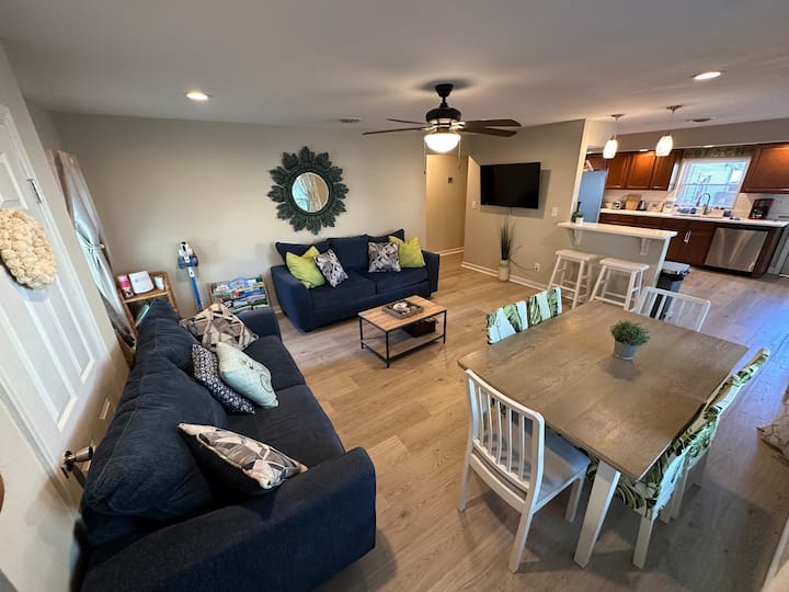 Good Vibes Vb
Walk To The Dome & Vb Wave Garden - Virginia Beach, VA