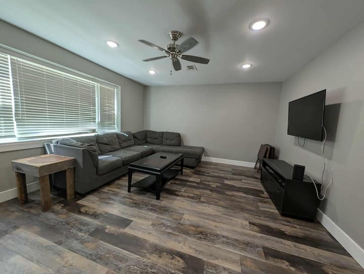 Main Street Lodge | Downtown & St Bernards - Jonesboro, AR