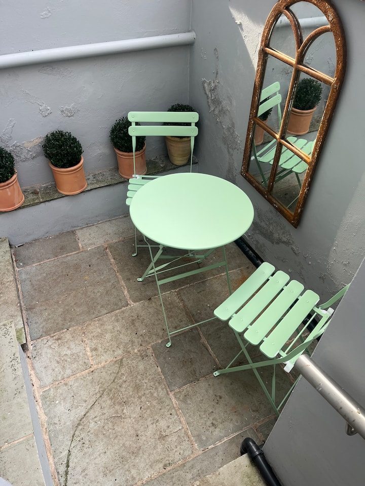 Stylish Lower Level Apartment. Two Bed, Two Bath. - Royal Leamington Spa